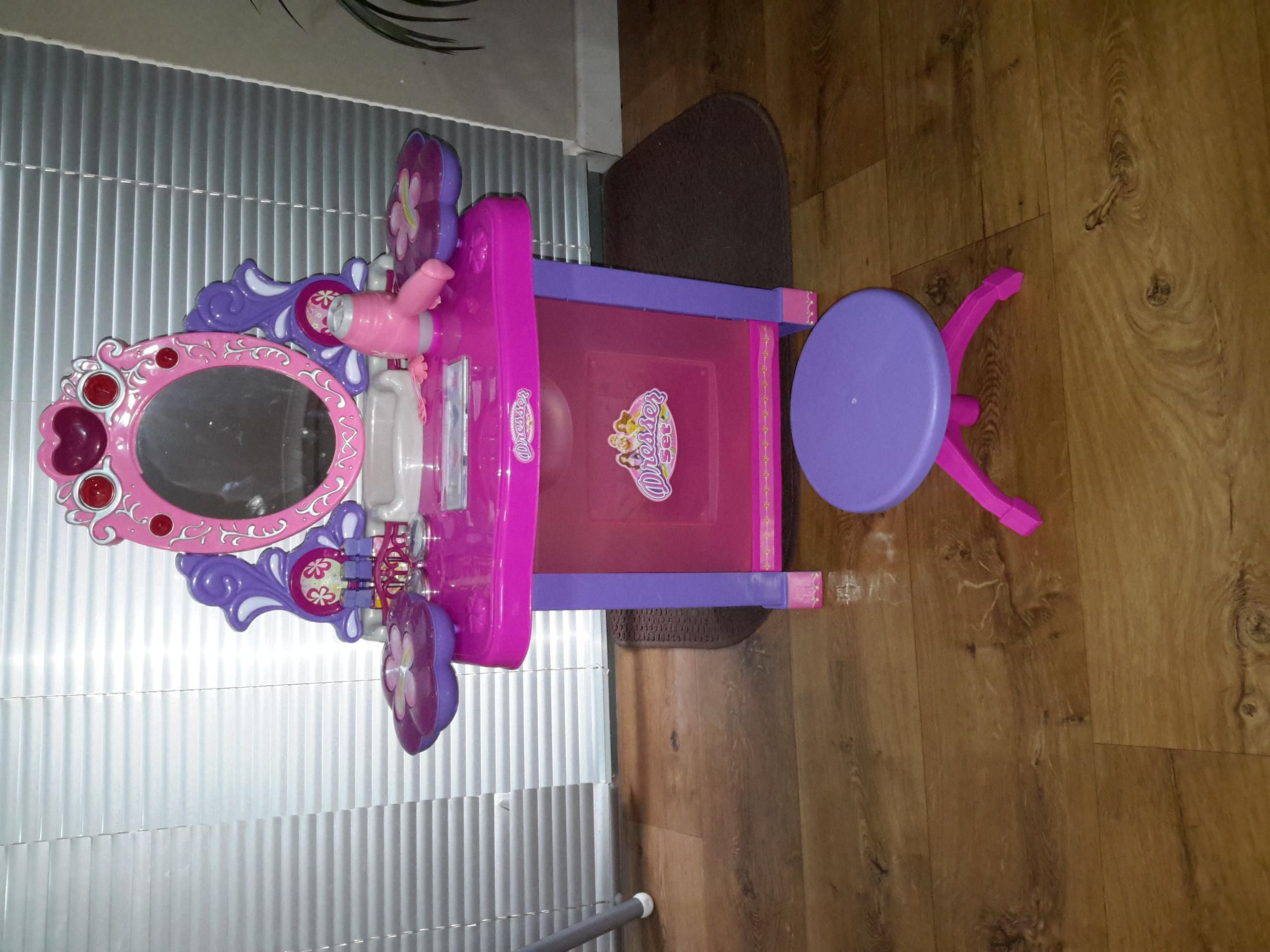 Girl's Make Up Vanity Table Play Set with Music and Light | Crazy Sales